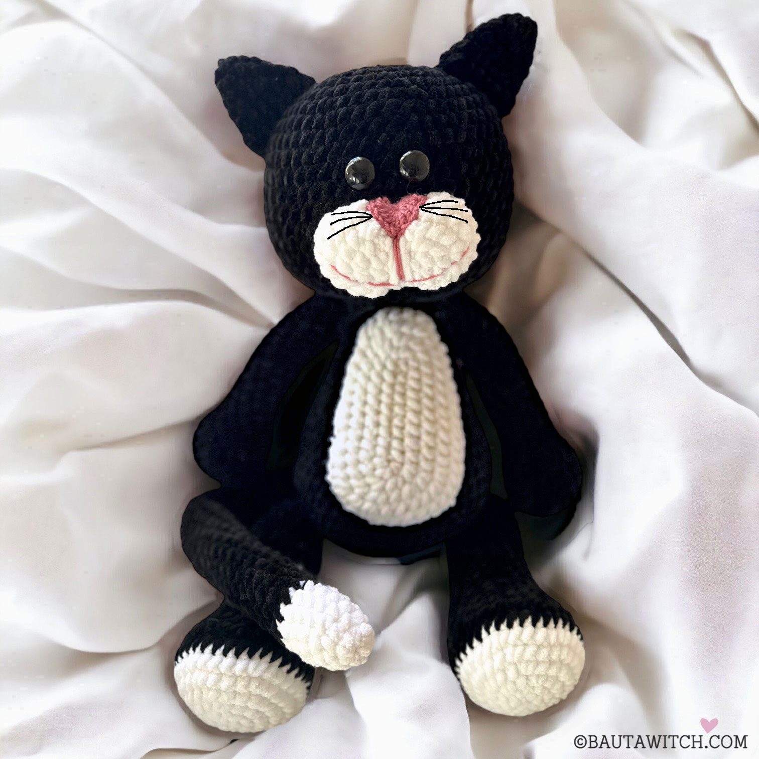 DIY – Den virkade katten Hjärtnos | BautaWitch