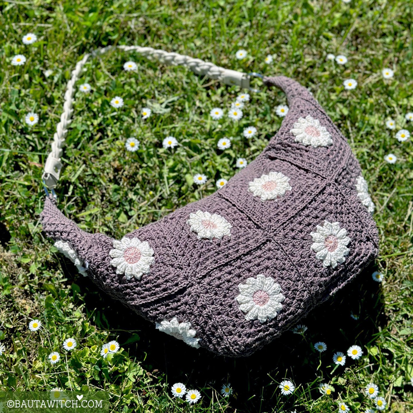 DIY – Daisy, virkad hoboväska av prästkragerutor | BautaWitch